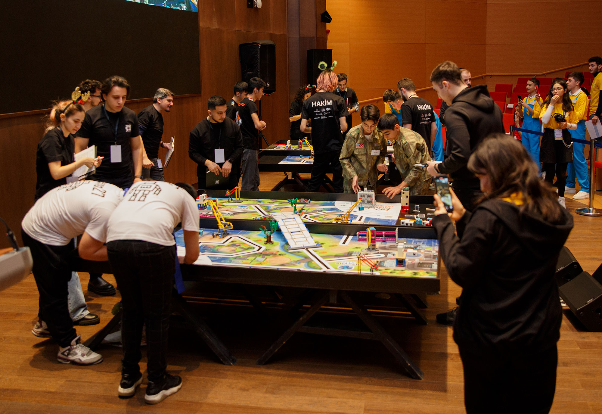 "RoboGames 2022” STEAM müsabiqəsi keçirilib | AzEdu.az