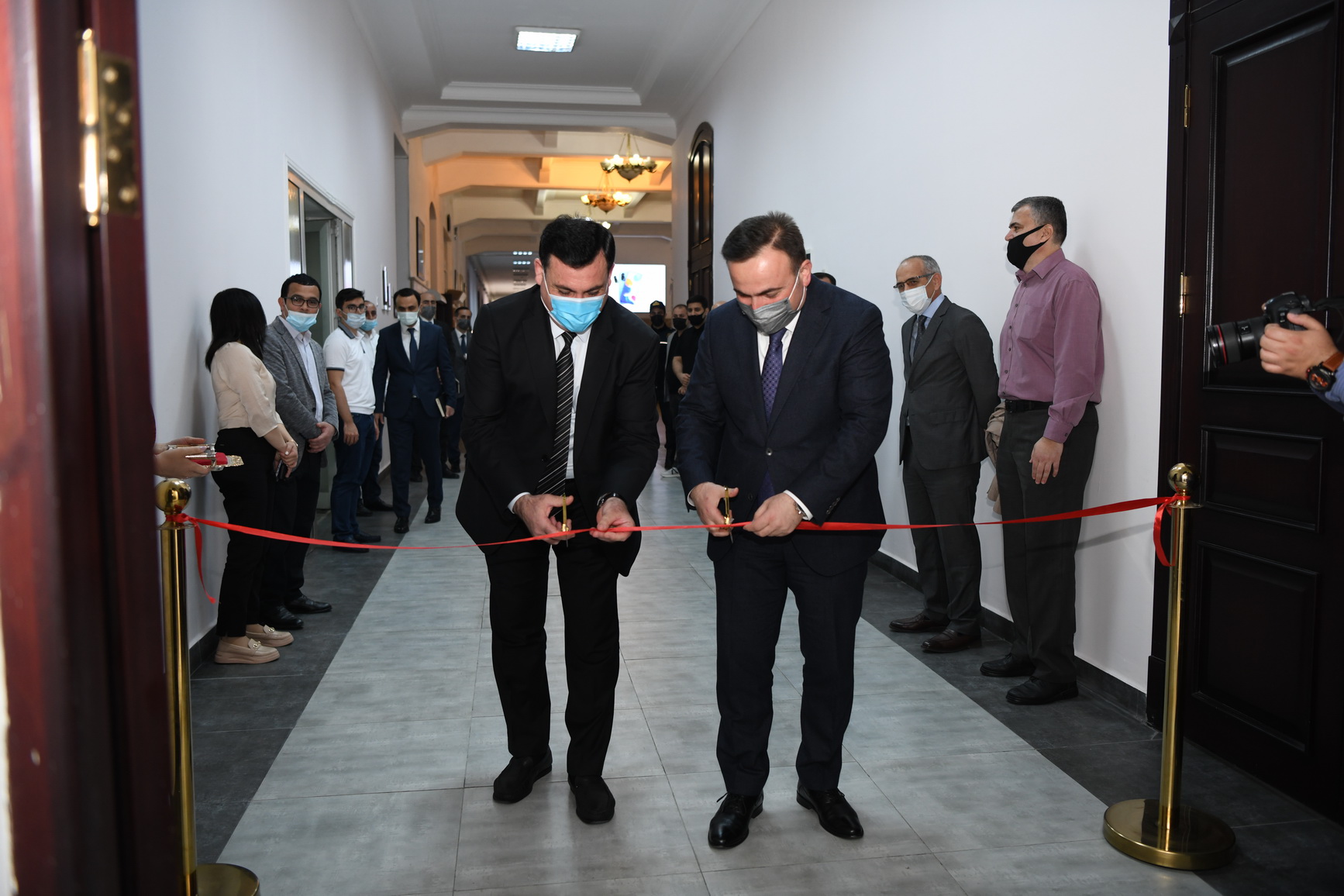 bp ADNSU -nun mətbəəsinə müasir avadanlıqlar hədiyyə edib | AzEdu.az