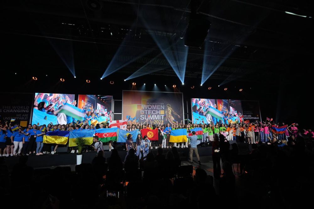 AzTU “SABAH”ın tələbəsi Varşavada beynəlxalq sammitdə iştirak edib ...